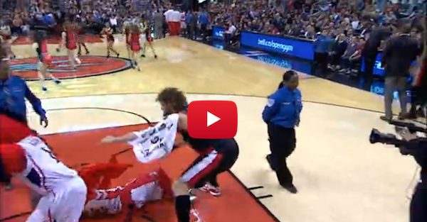 Robin Lopez explains his disdain for NBA mascots - FanBuzz