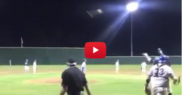 This bat flip is so mean you have to respect it - FanBuzz
