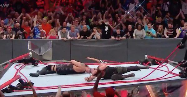 Big Show, Braun Strowman broke the ring on WWE Monday Night Raw | Fanbuzz