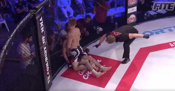 MMA fighter miraculously recovers from getting choked out to knock out ...