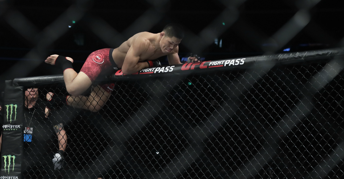 Referee somehow misses a UFC fighter nearly removing another's eyeball ...