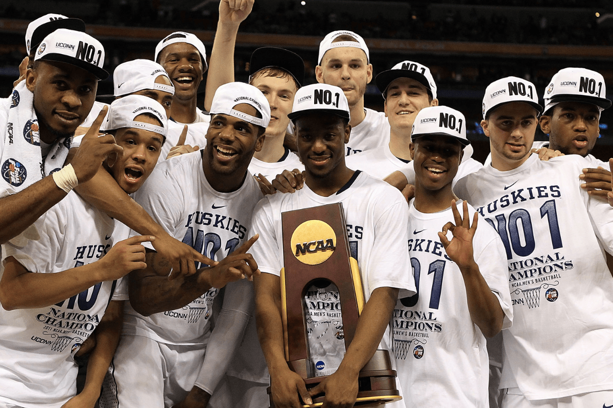Kevin Ware Now: 10 Years After Gruesome Injury, He's Still Playing
