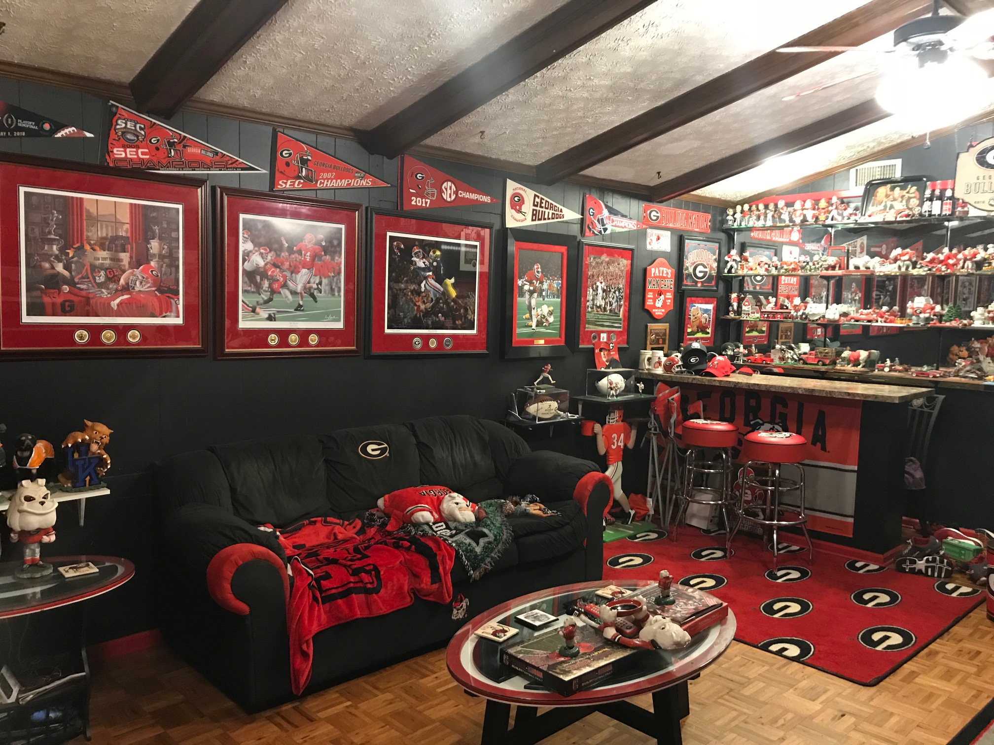Lock Me Inside This Georgia "Dawg Cave" And Throw Away The Key - FanBuzz