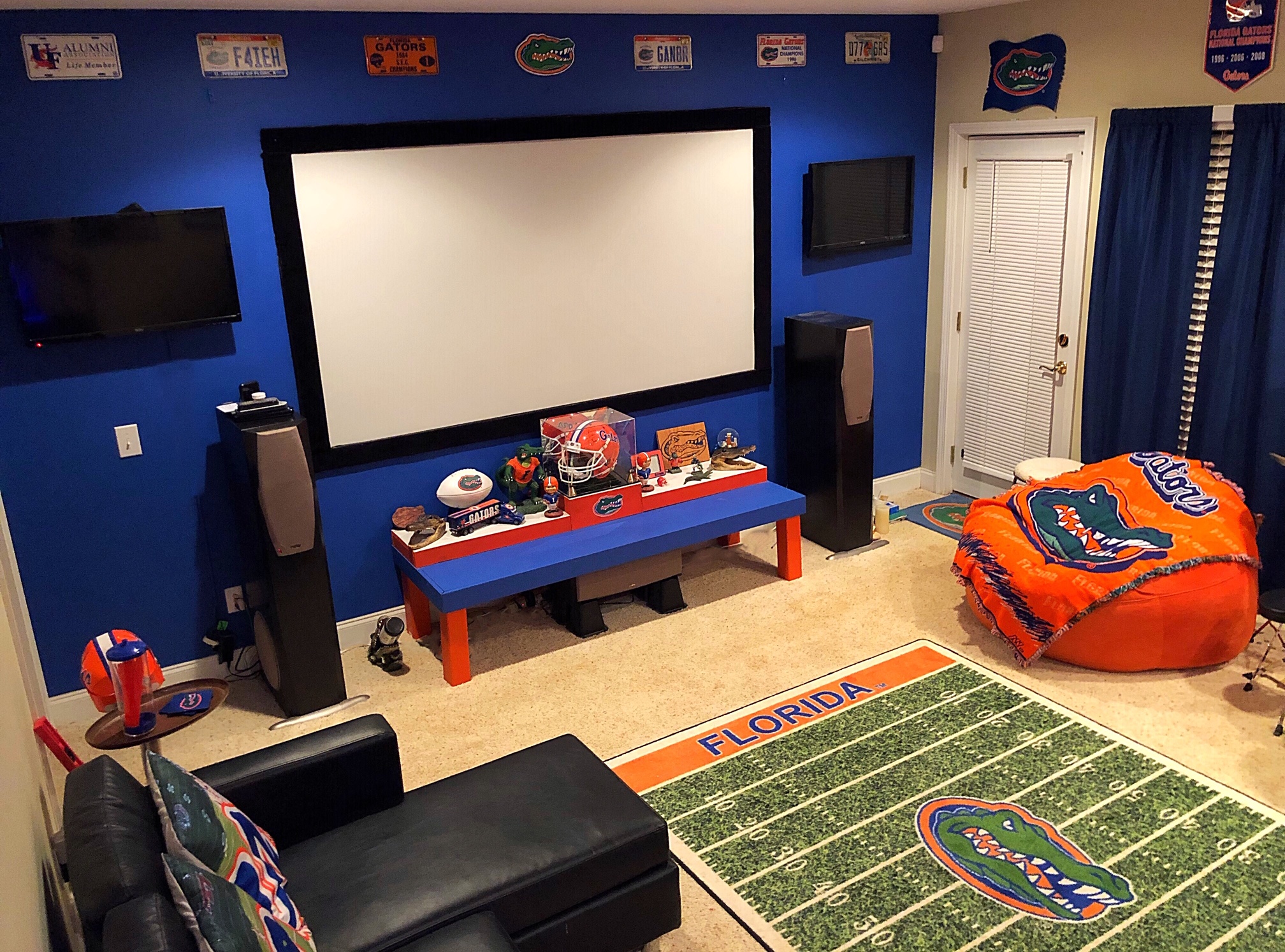 This Florida Gators Man Cave Brings “The Swamp” to the Basement | Fanbuzz