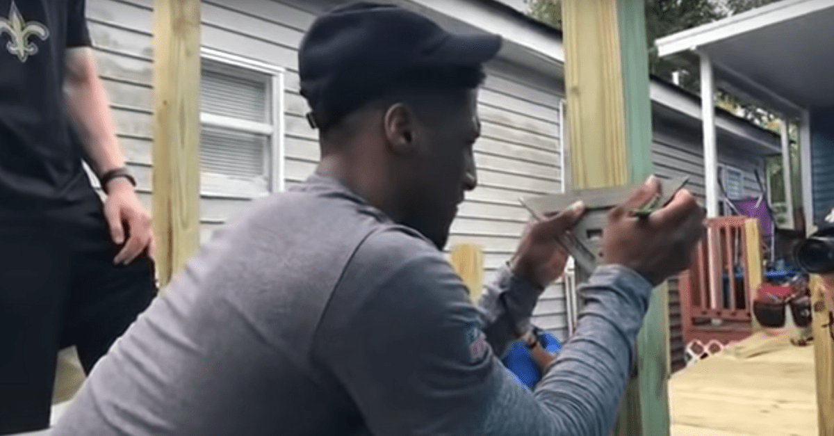 WATCH: Saints Stars Help Build Ramp at Disabled Man’s Home - FanBuzz