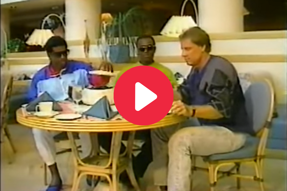 Bo Jackson Once Stiff-Armed Deion Sanders & Humbled "Prime Time" - FanBuzz