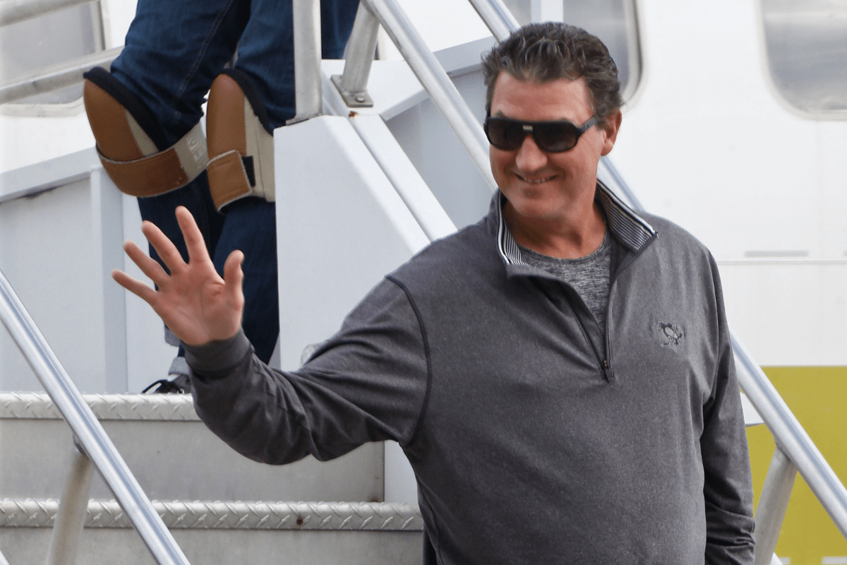 Mario Lemieux's Net Worth: How Rich is "Super Mario" Today? - FanBuzz