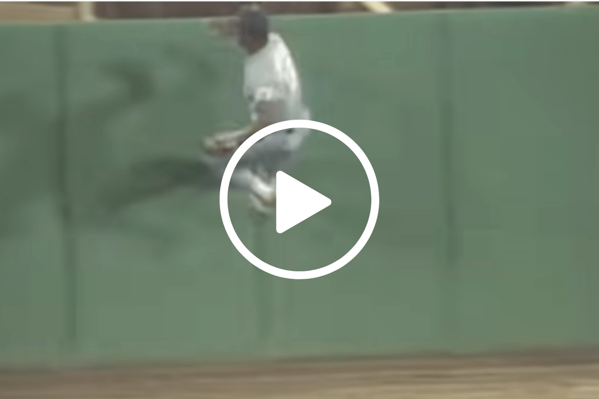 Bo Jackson's Iconic "Wall Run" Made Him Look Like Spider-Man - FanBuzz