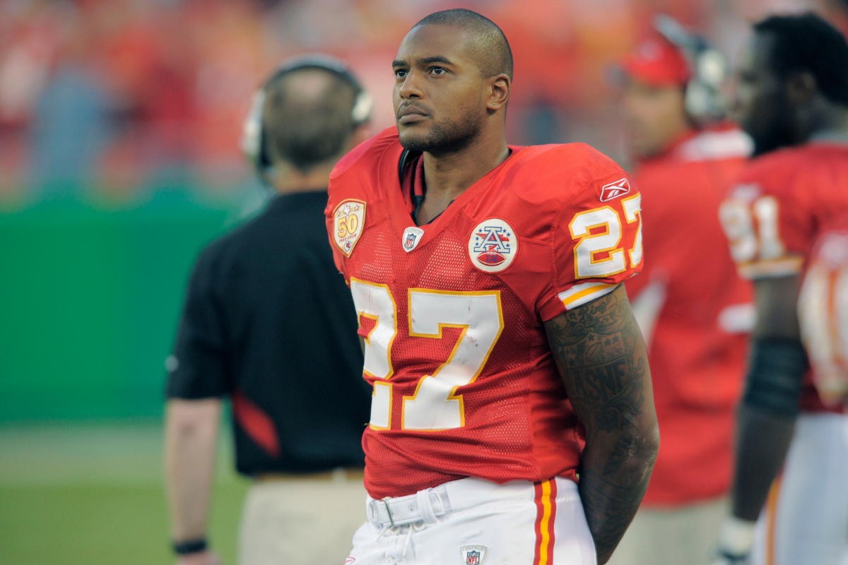 Larry Johnson Was a Dominant (& Controversial) Running Back, But Where ...