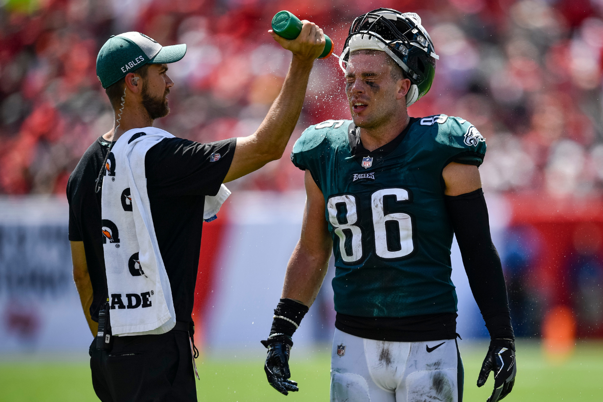 How Much Does a Waterboy Actually Make in the NFL? - FanBuzz