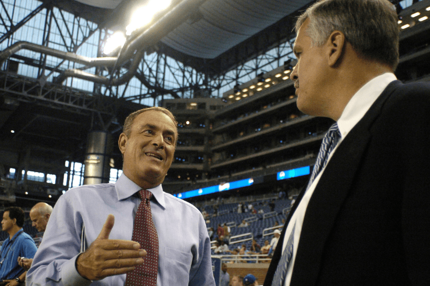 Al Michaels' Iconic Voice Made Him a Fortune - FanBuzz