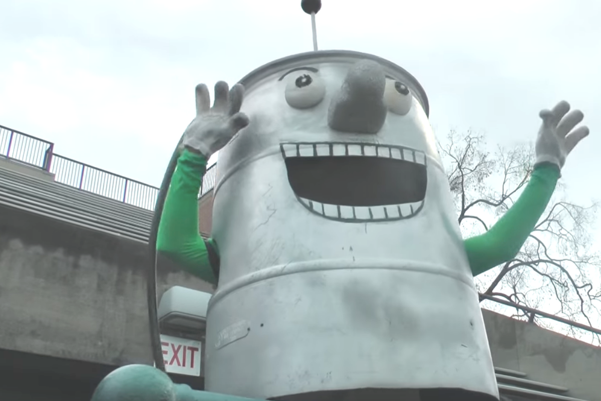 "Keggy the Keg" is College Football's Funniest Mascot - FanBuzz