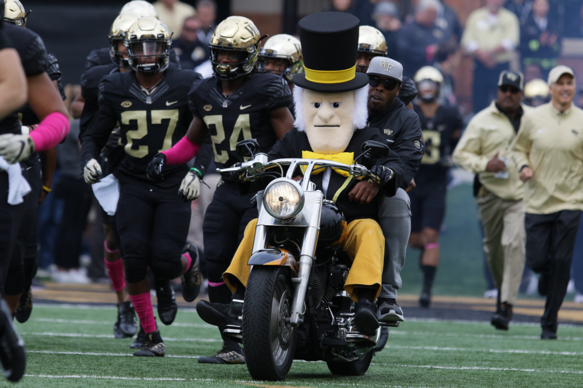"Keggy the Keg" is College Football's Funniest Mascot - FanBuzz