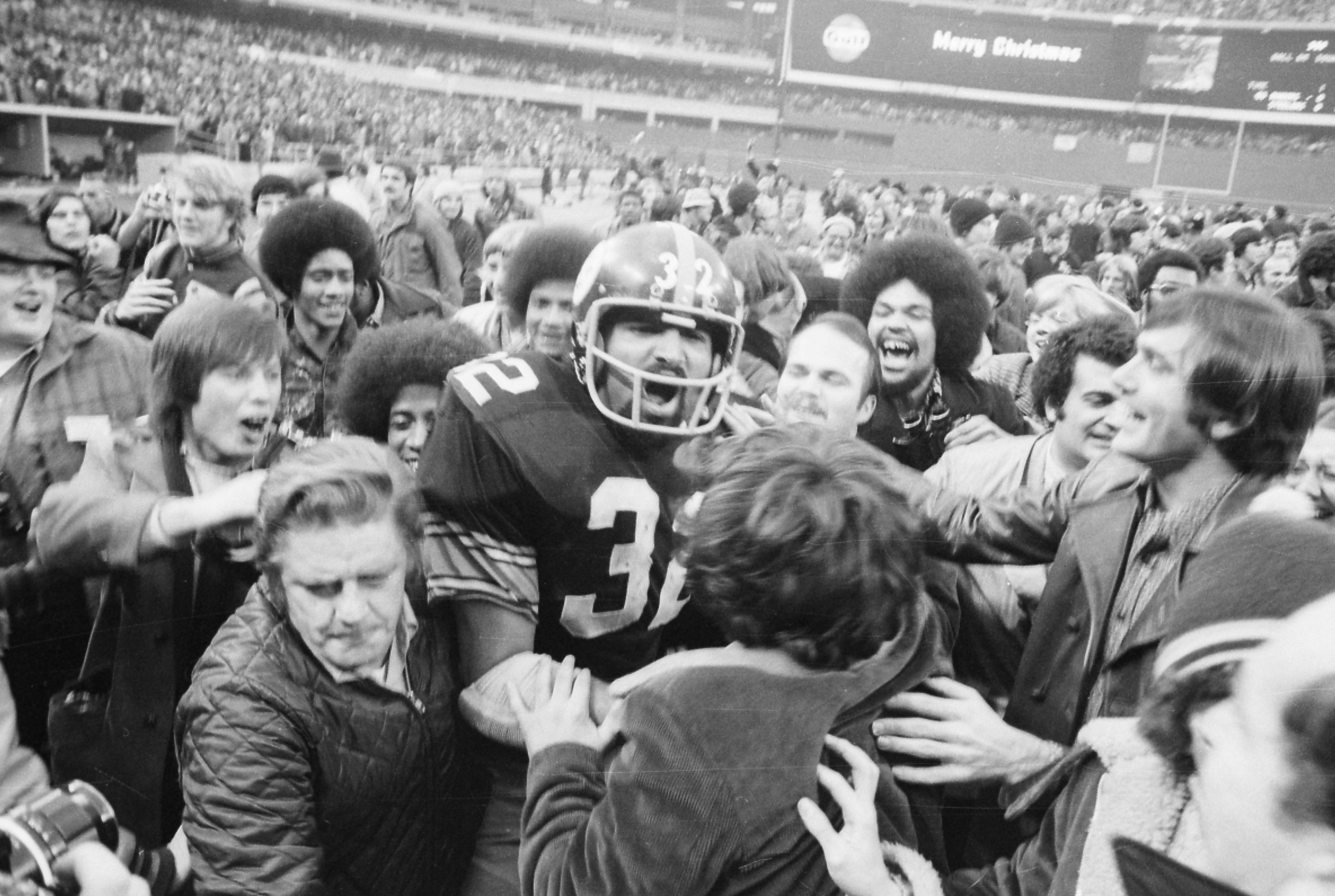 The 10 Weirdest Moments in NFL History Blew Our Minds - FanBuzz