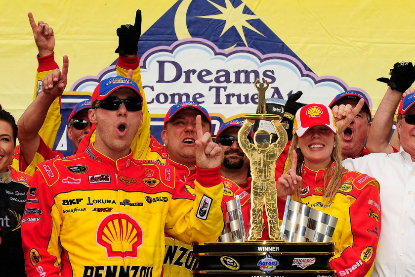 The 10 Best NASCAR Drivers of the 2000s Crushed the Competition - FanBuzz
