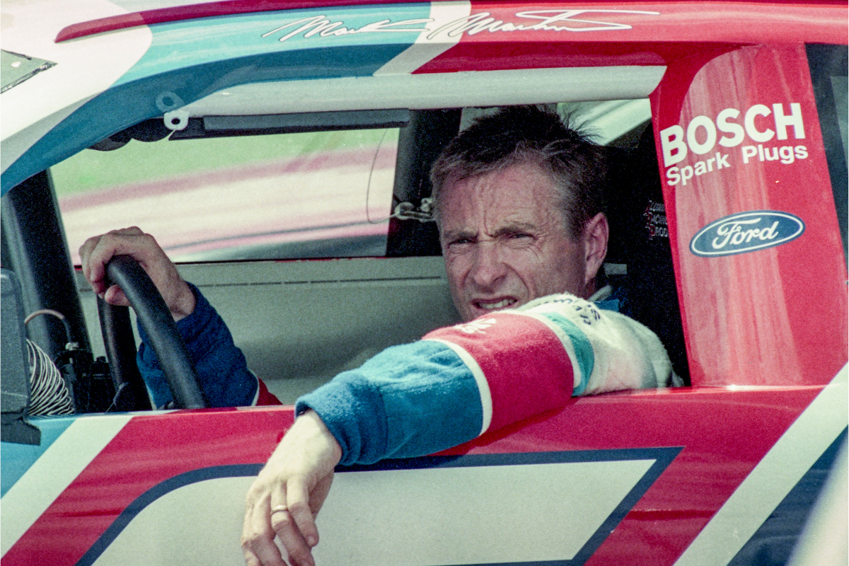 The 9 Best NASCAR Drivers of the 1990s Dominated the Decade - FanBuzz
