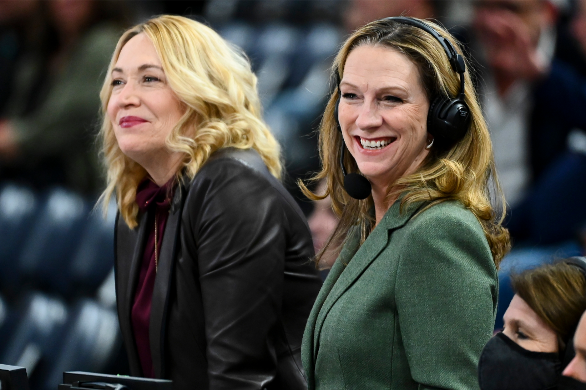 Beth Mowins: The Voice of the WCWS Who’s Helping Grow Softball - FanBuzz
