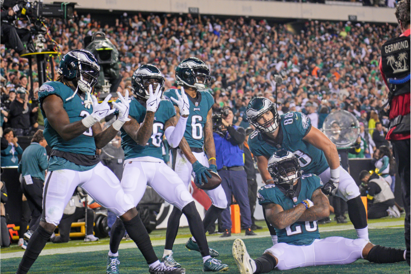 NFL Week 8 Storylines: Packers Problems + Russ in London