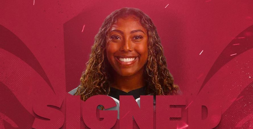 Iowa Softball's Nia Carter Transfers to Arkansas
