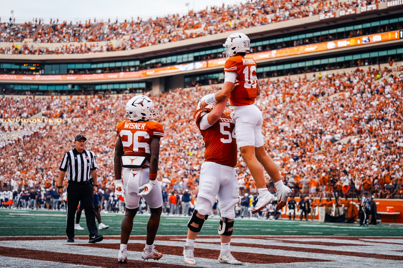Arch Manning Just Went Off & Fans Can't Believe How Fast He Is - FanBuzz
