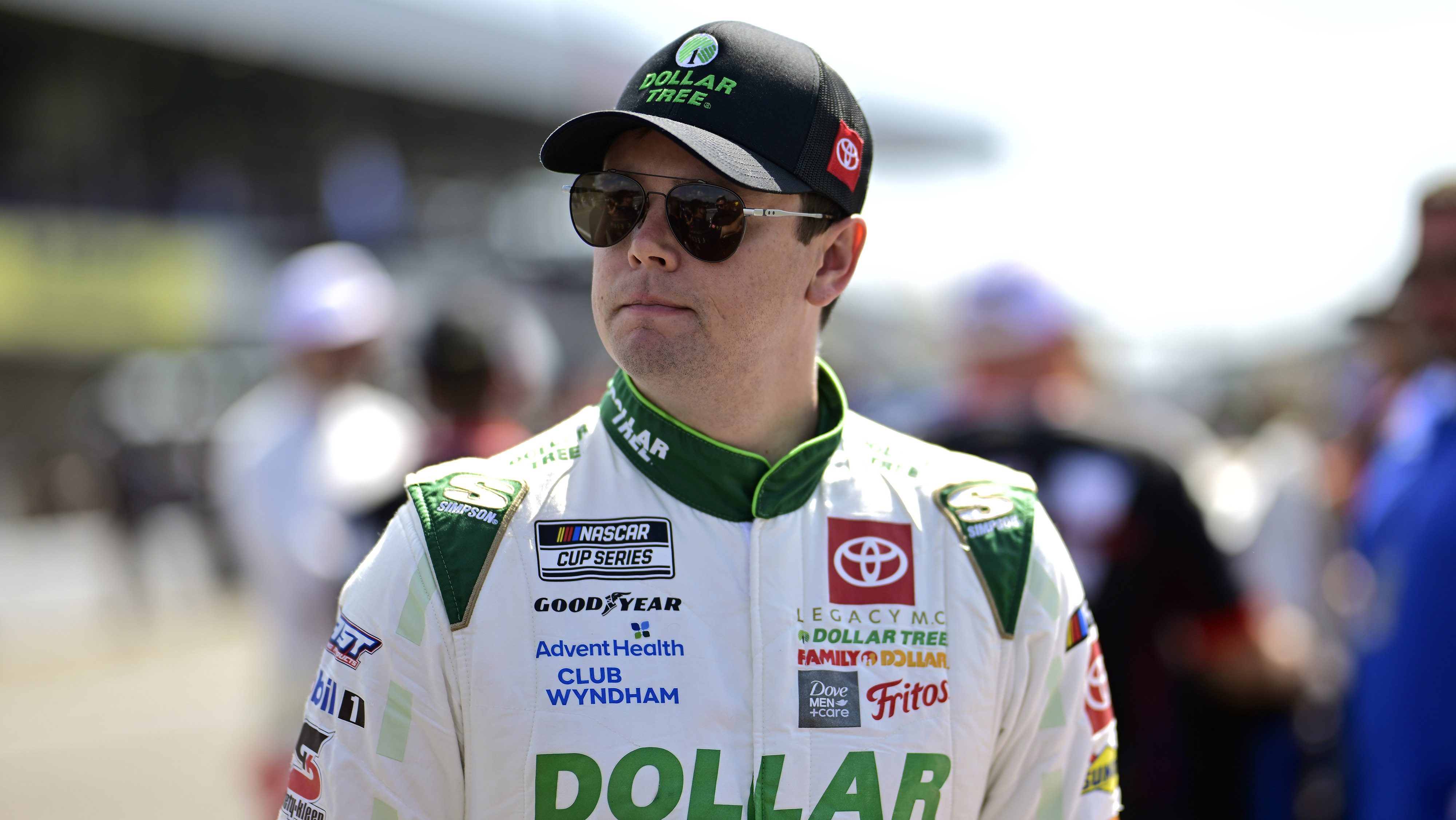 Erik Jones begins pivotal five-race stretch with new crew chief - FanBuzz Erik Jones begins pivotal five-race stretch with new crew chief - FanBuzz