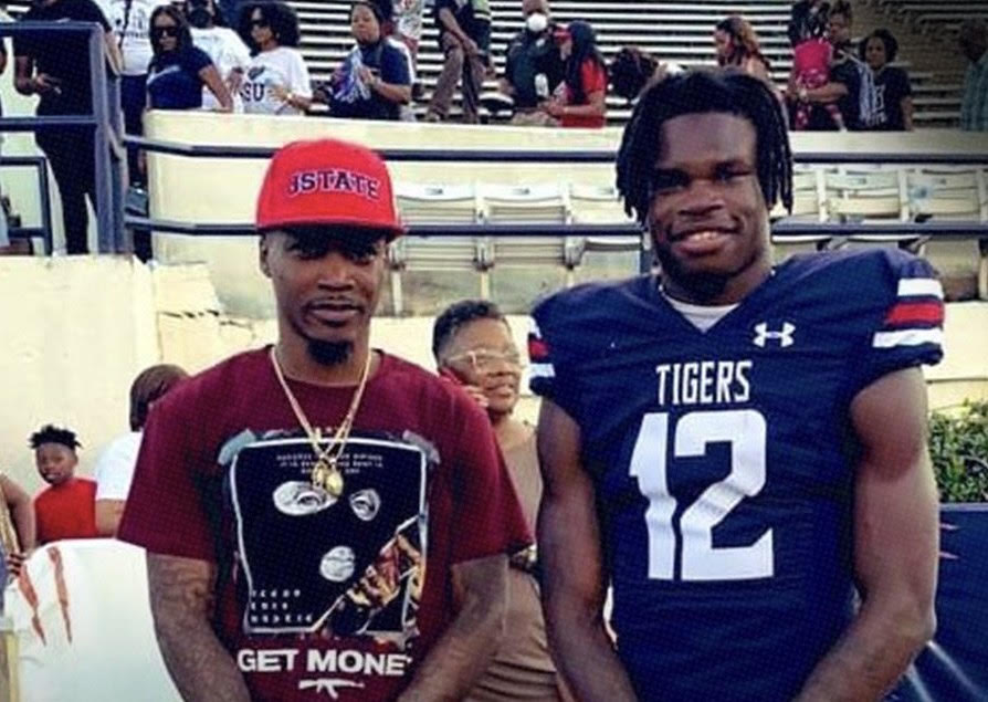 Travis Hunter’s Dad Caught On Video Shedding Tears While Watching ...