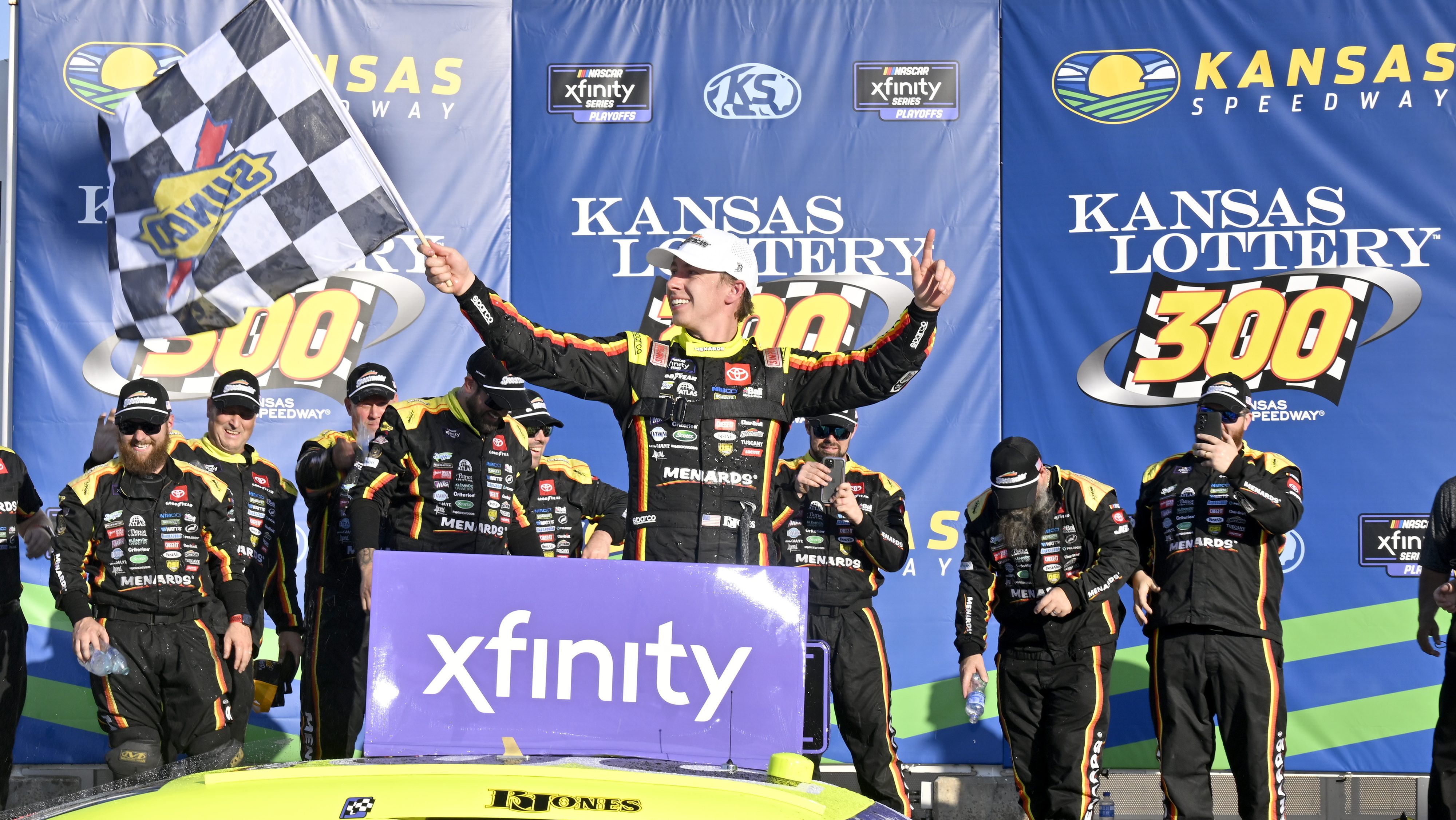 Brandon Jones shows Kansas mastery with playoff win - FanBuzz