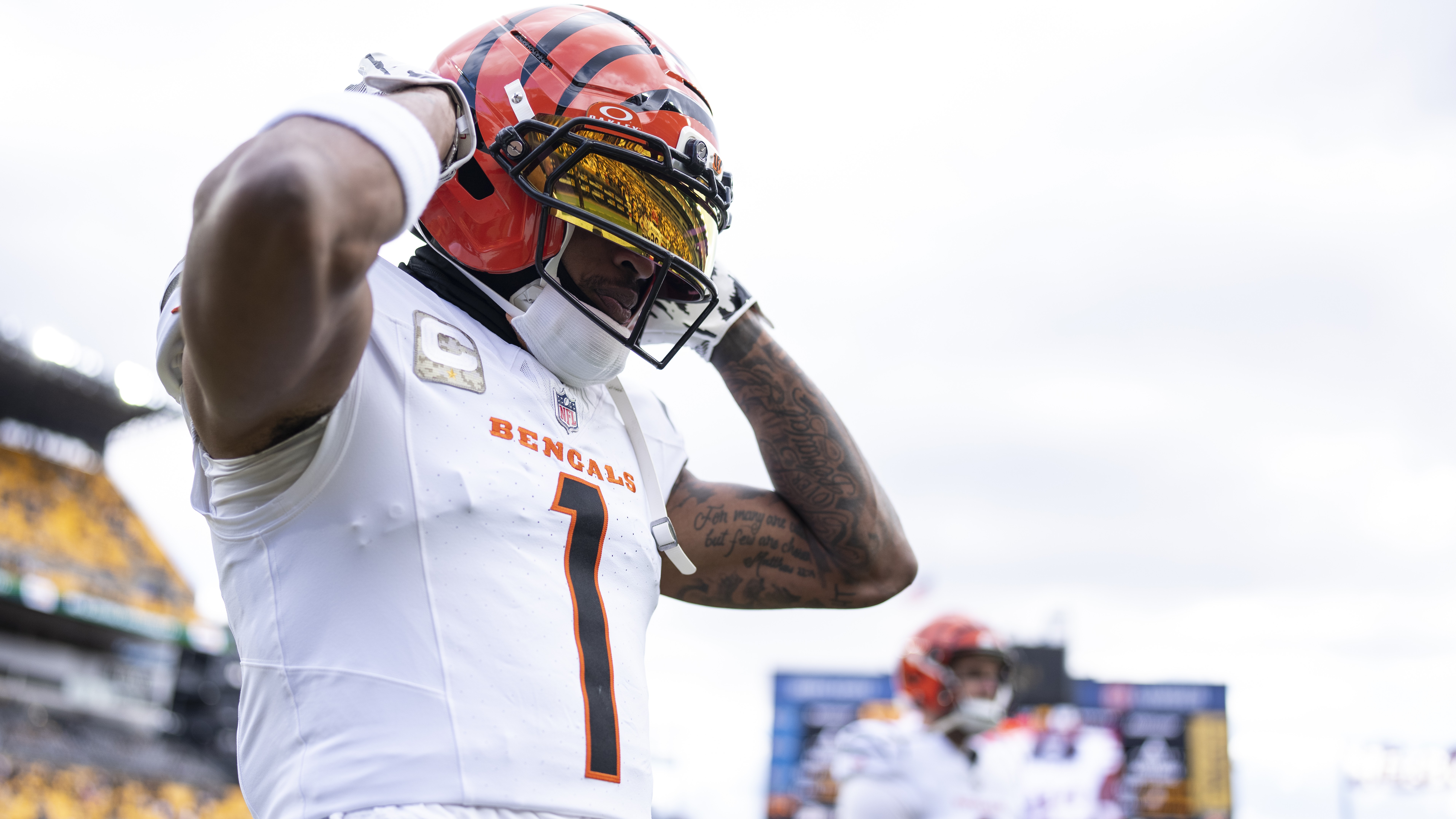 Spitgate: Ja’Marr Chase Suspended for 1 game, set to lose $500,000 ...