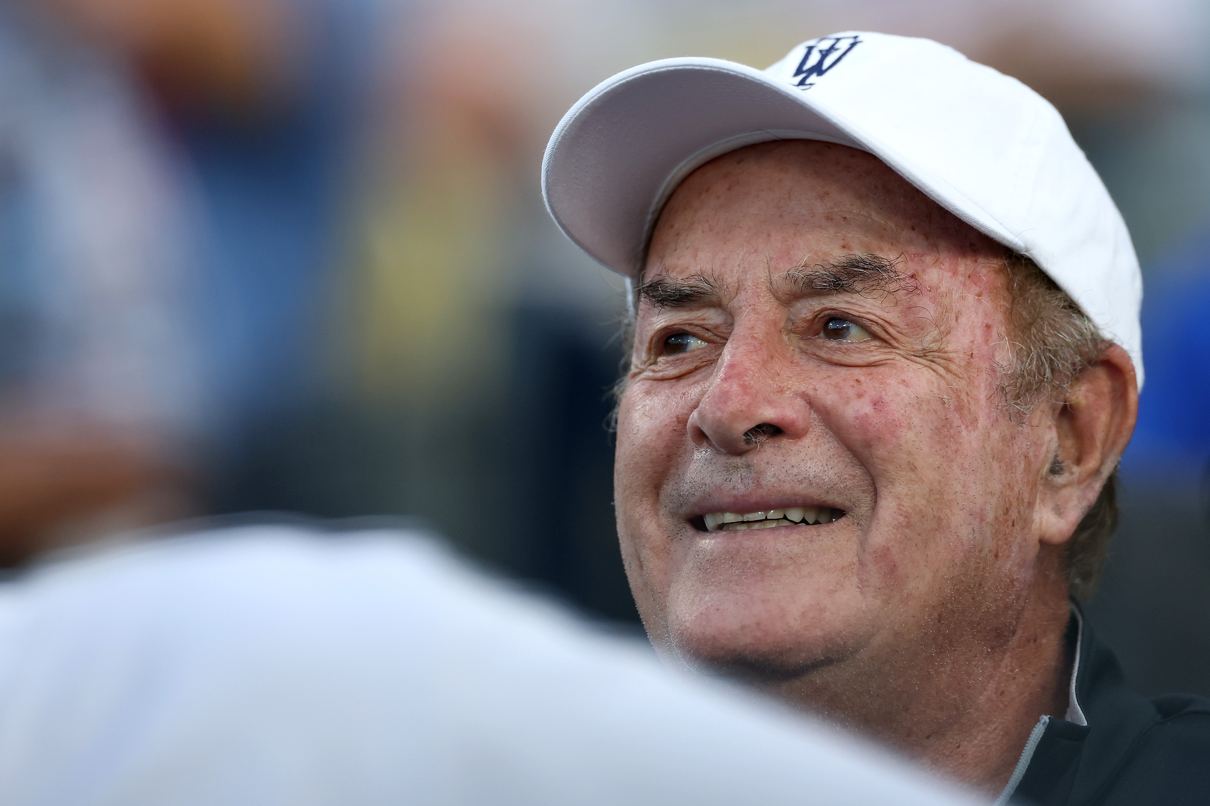 Al Michaels, 81, says he plans to keep going if Amazon will have him