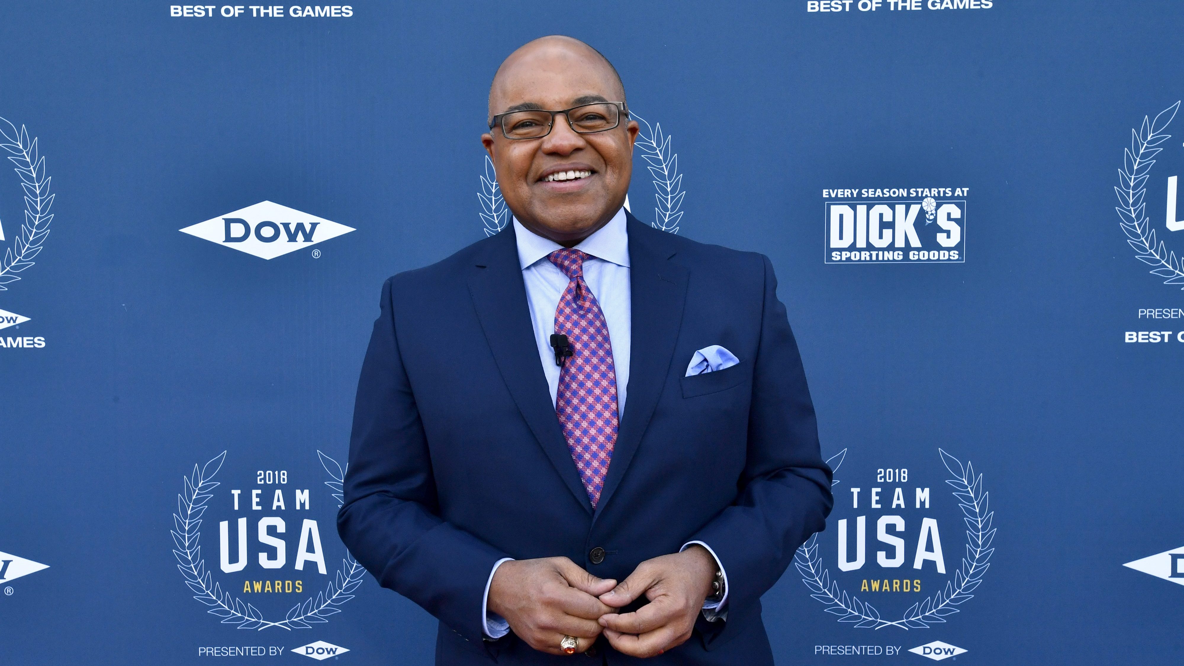 Mike Tirico takes on new sports broadcasting challenge - FanBuzz