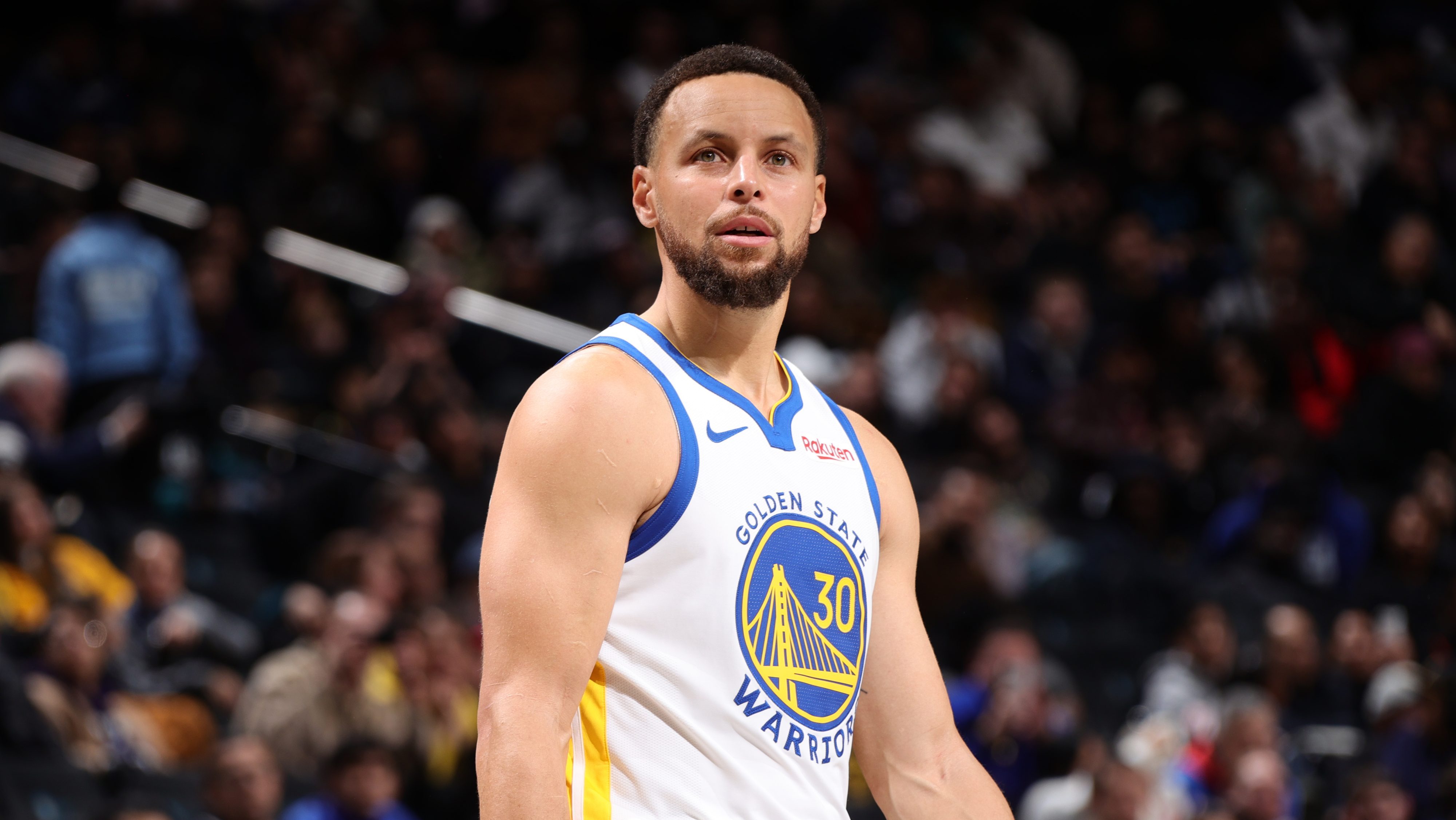 Davidson college honors Steph Curry with unique gesture - FanBuzz