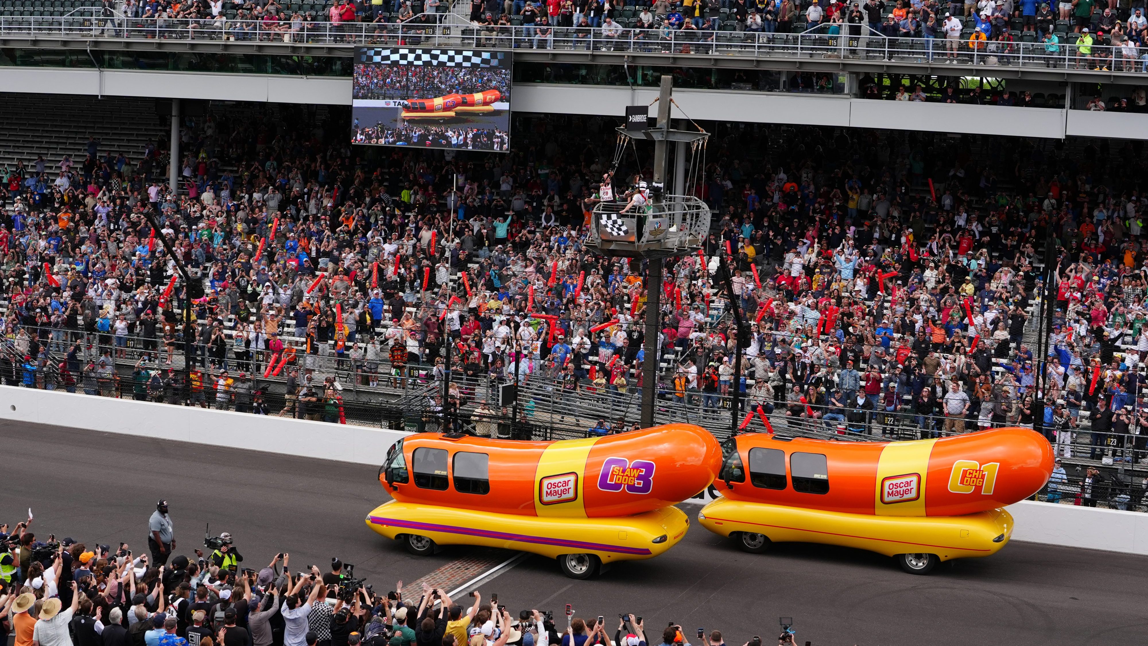 High octane hot dog race returns to Indianapolis Motor Speedway - FanBuzz
