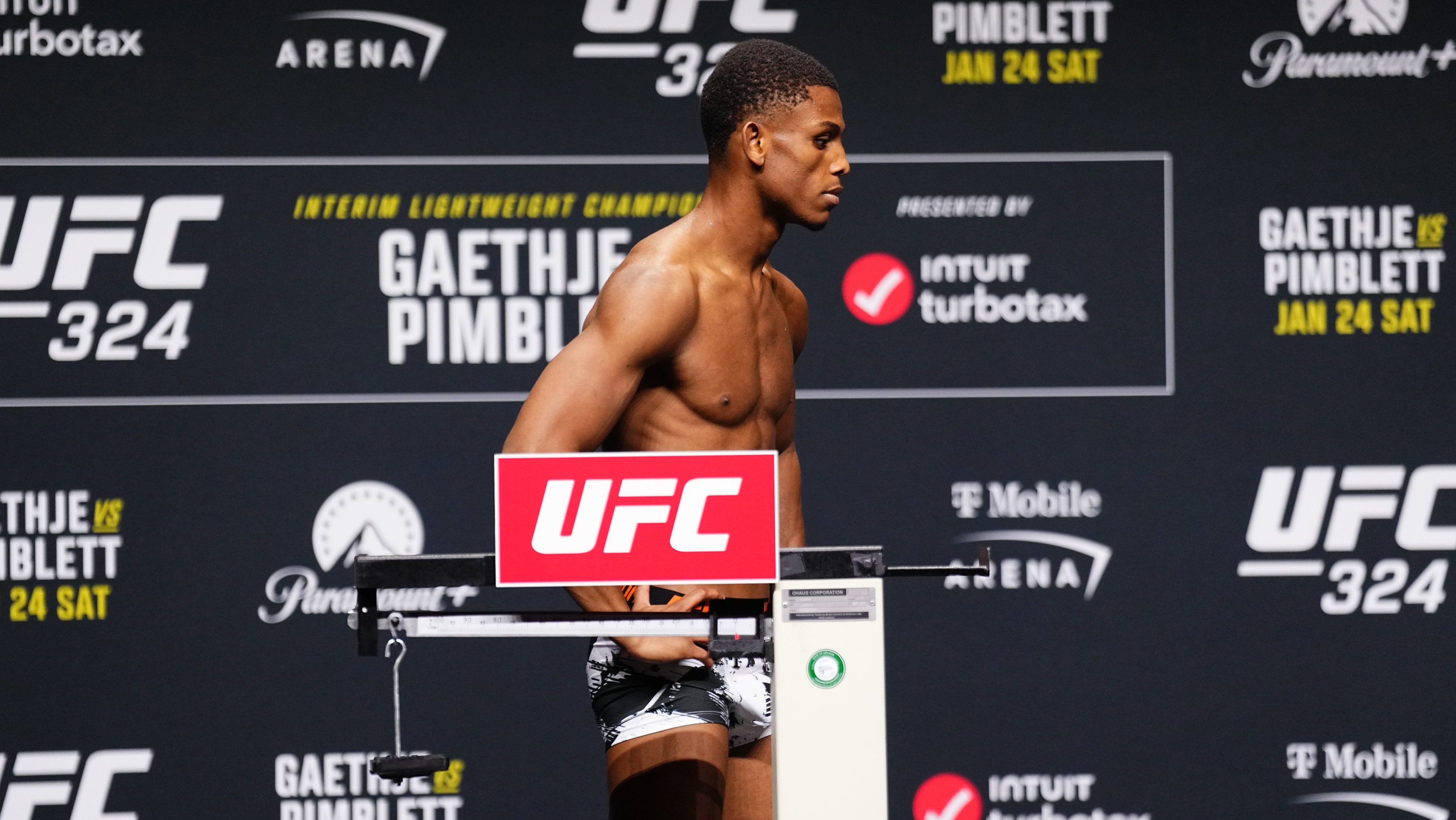Fighter Cameron Smotherman faints during UFC 324 weigh-ins - FanBuzz