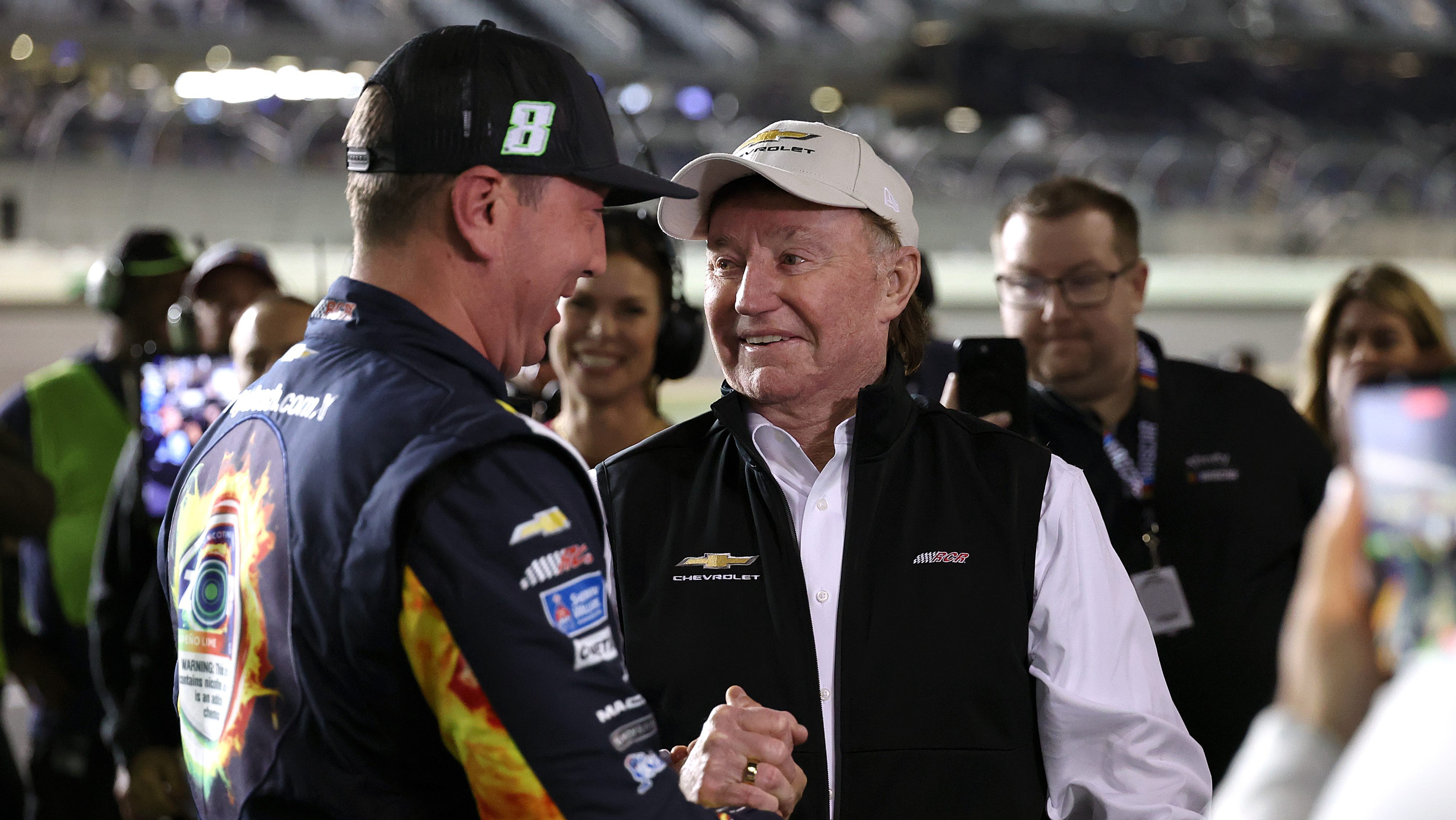 Kyle Busch wins first-ever Daytona 500 pole - FanBuzz