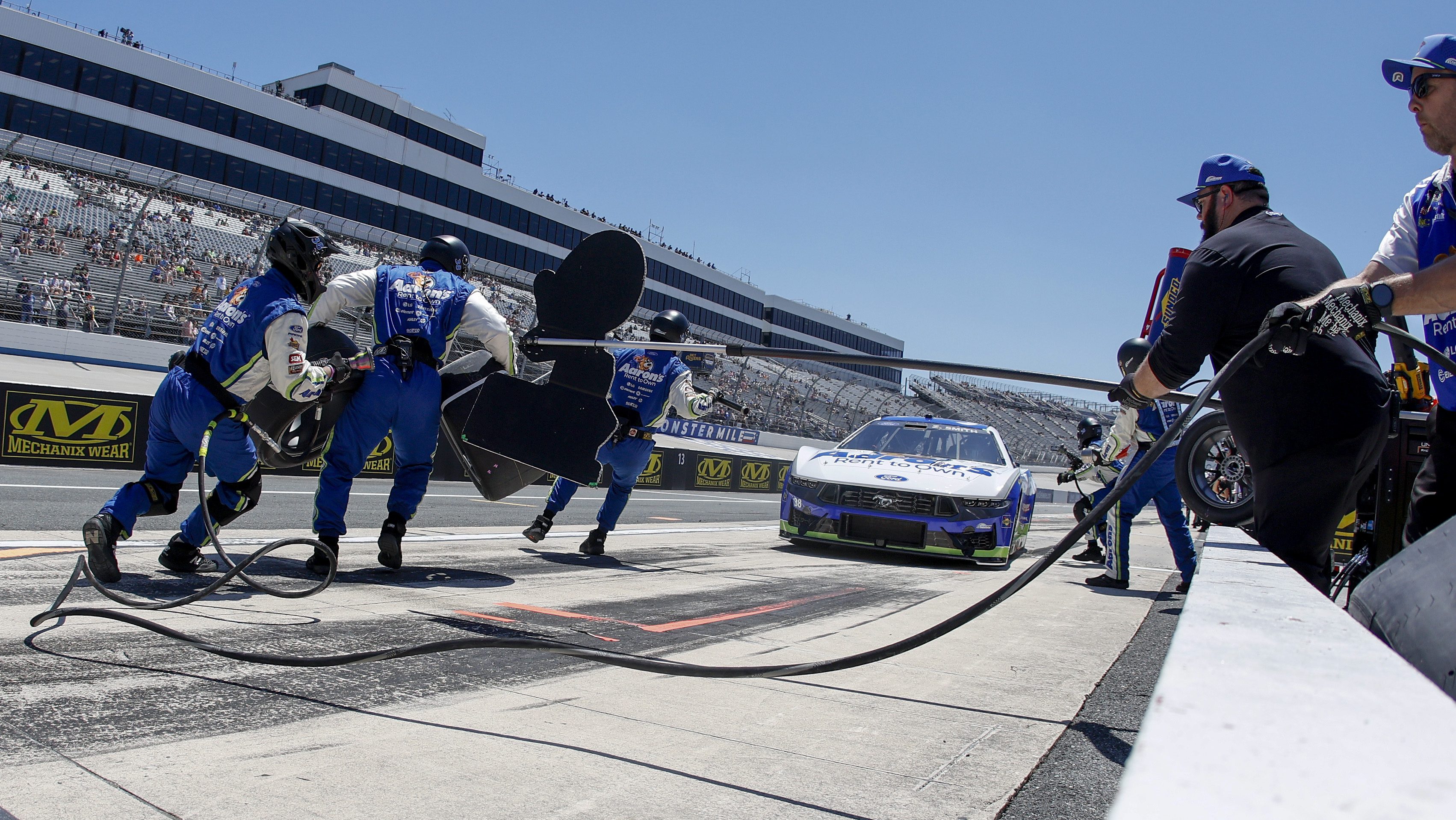 Underdog NASCAR Team Wins Pit Crew Challenge, $100K - FanBuzz